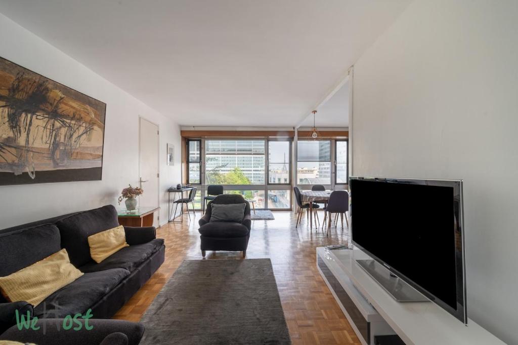 Mouchotte - CI - Apartment Eiffel Tower view - 6p - Paris 14, Parigi ...