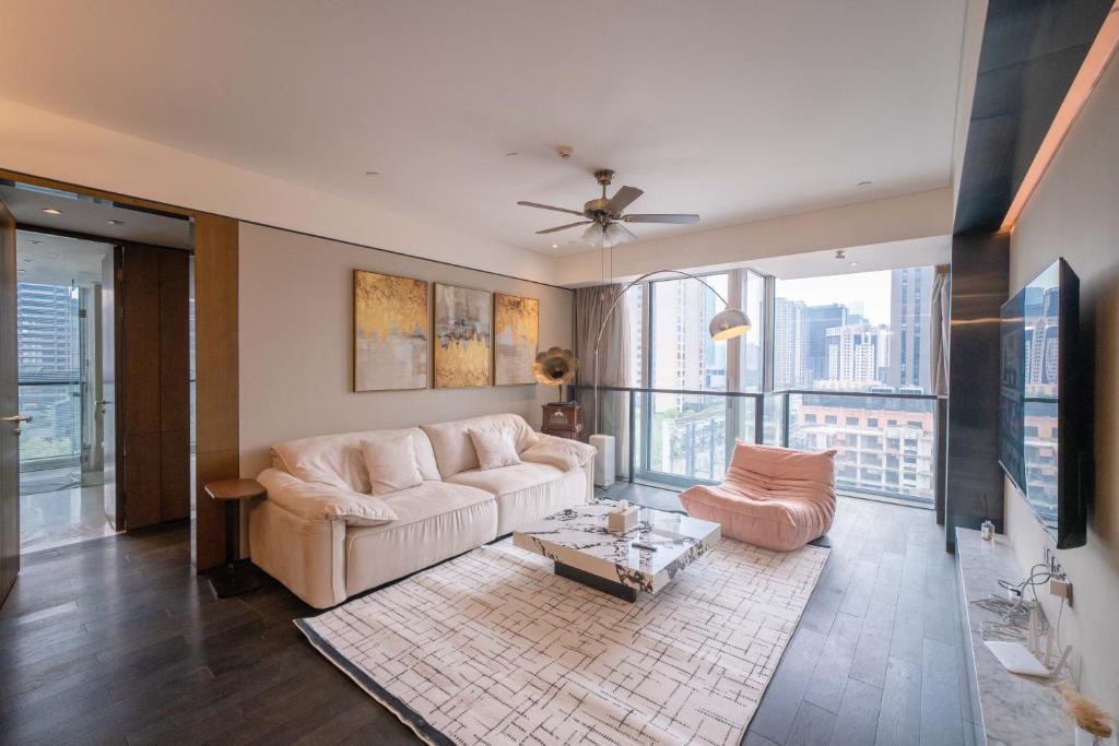 ZHome-Luxury Three-bedroom Suite-Near the Bund, Shanghai (updated ...