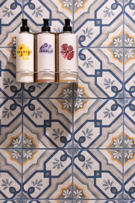 The Ragged Robin - A Heartwood Inn, Godalming (updated prices 2025)