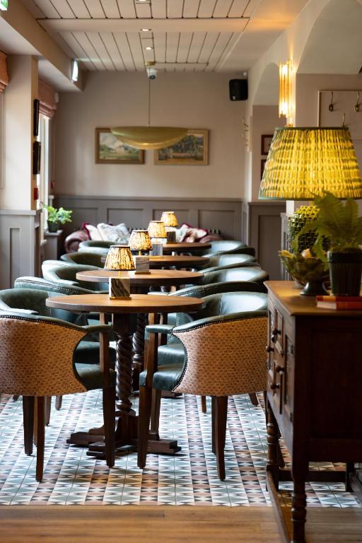 The Ragged Robin - A Heartwood Inn, Godalming (updated prices 2025)