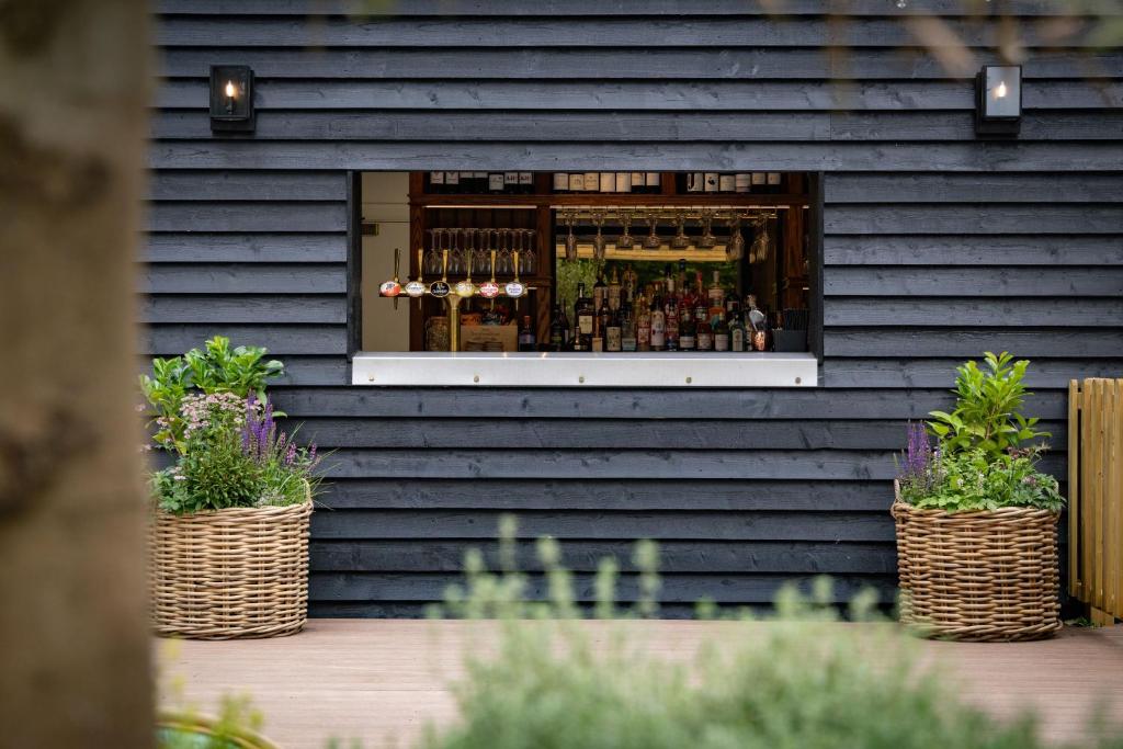 The Ragged Robin - A Heartwood Inn, Godalming (updated prices 2025)