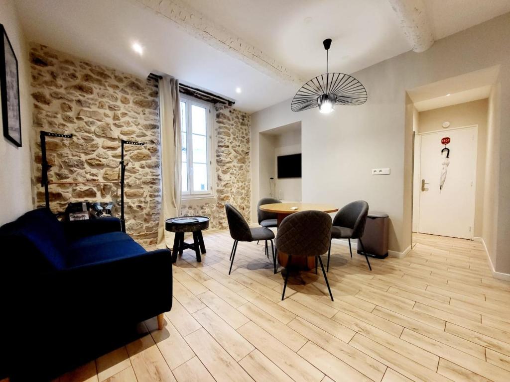 Le Sade 1er et Le Sade 2nd - 2 Appartements au coeur d'Antibes, Antibes ...