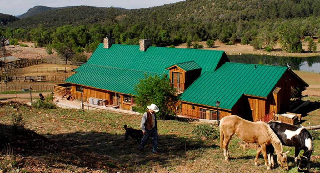 Ranch Getaway with Meals Included for a Vacation near Apache-Sitgreaves ...