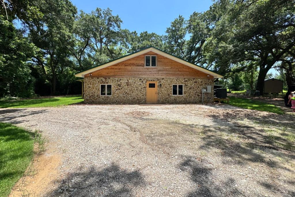 Cabin Hook, Elberta (updated prices 2025)