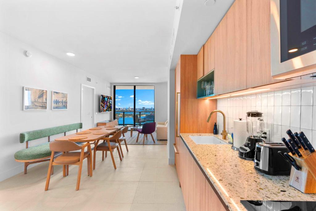 Prime Location by Kaseya Center with Direct Views, Miami (updated ...