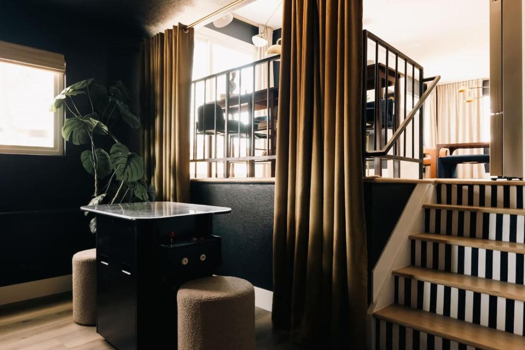 House of Noir Elan Stunning 6BR Designer Retreat, Arvada (updated ...