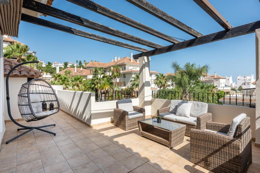 Penthouse Aloha Hills Club 5 Star Resort Pools Spa Gym, Marbella ...