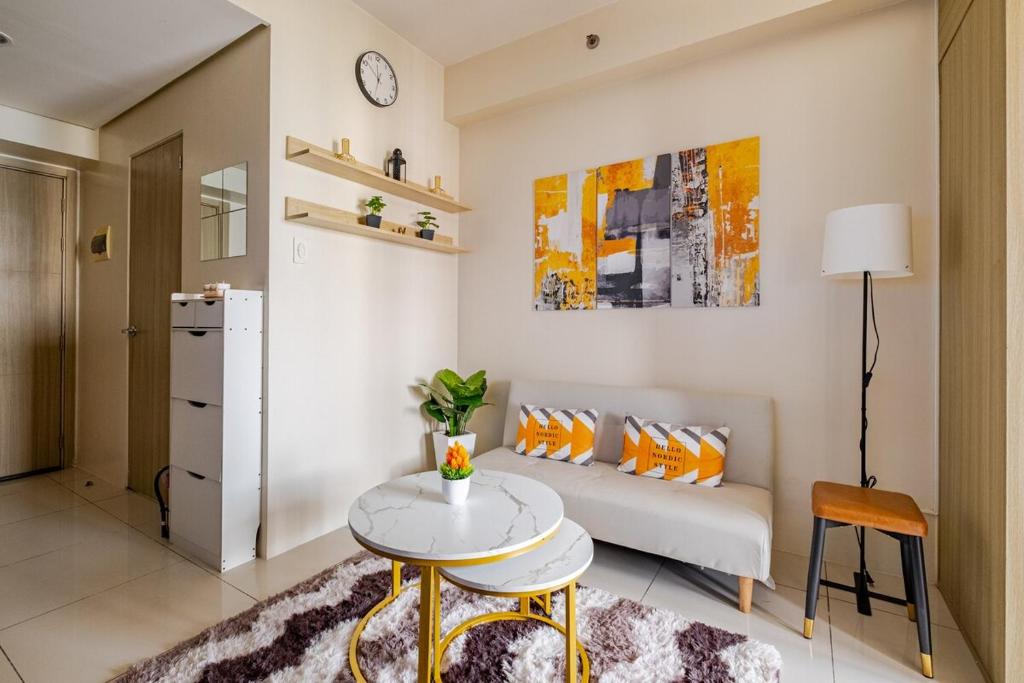 The Cozy Nook at SMDC Breeze near Airport, MOA, PICC, CPP, Sunset ...