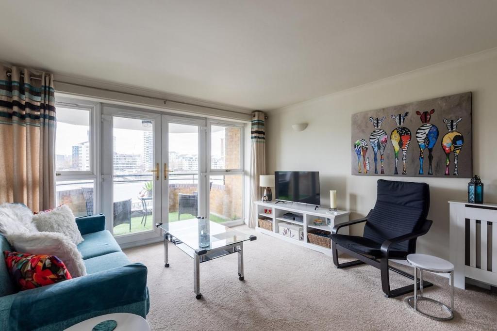 Modern One Bed Flat Overlooking the Thames River, London (updated ...