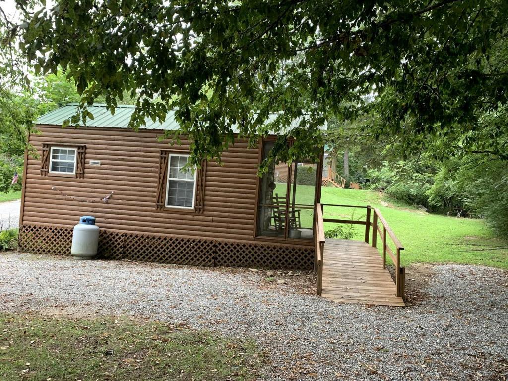Charming Cabin Tucked Away in the Woods near Gatlinburg, Tennessee ...