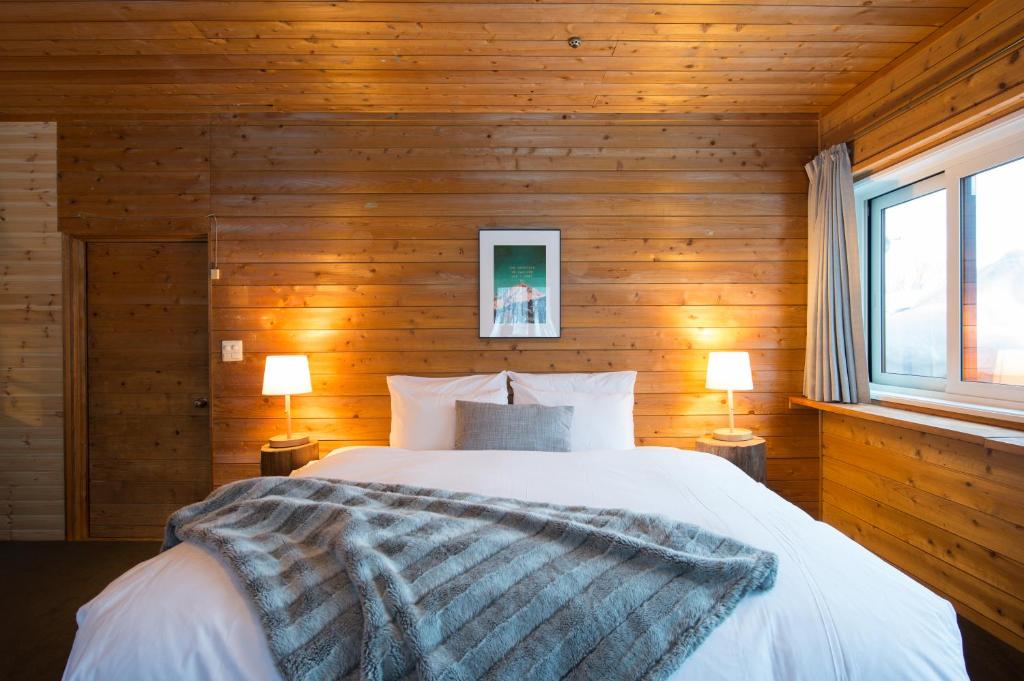 Moiwa Lodge, Niseko (updated prices 2025)