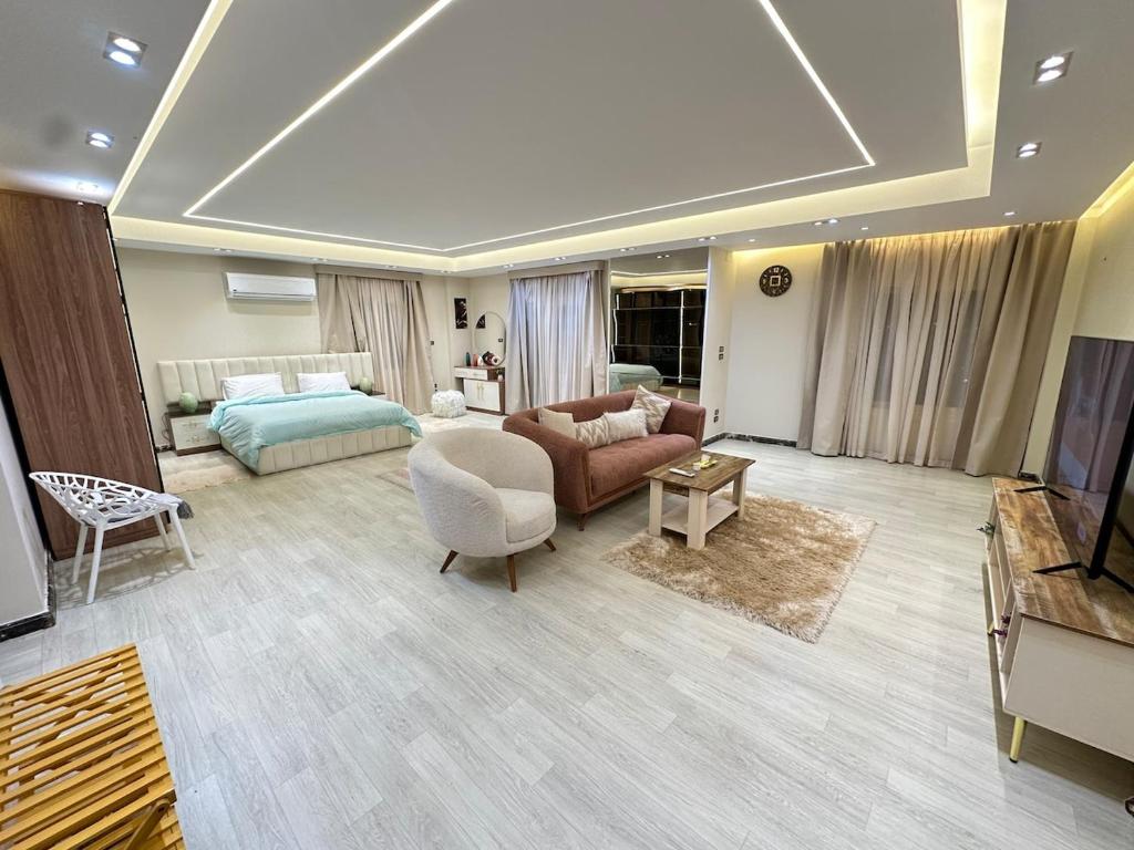 Golden Studio, Cairo (updated prices 2025)