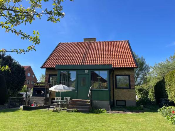 Charmig 50s bungalow med frodig privat trädgård, Vellinge (updated ...