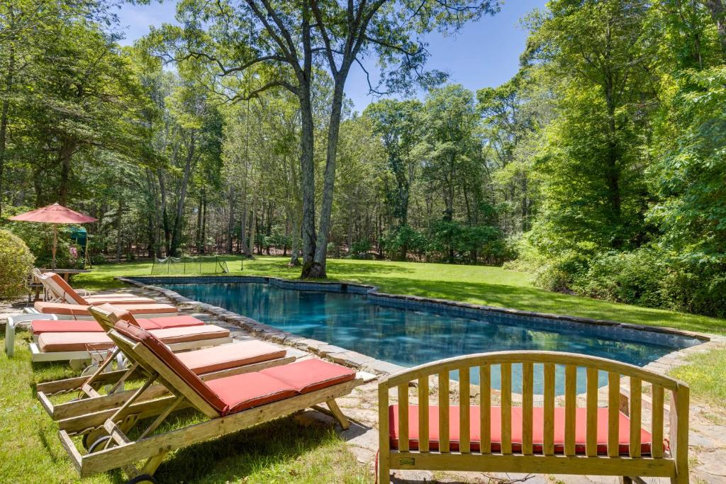 20-Acre Hamptons Nature Escape with Hot Tub and Pool, East Hampton ...