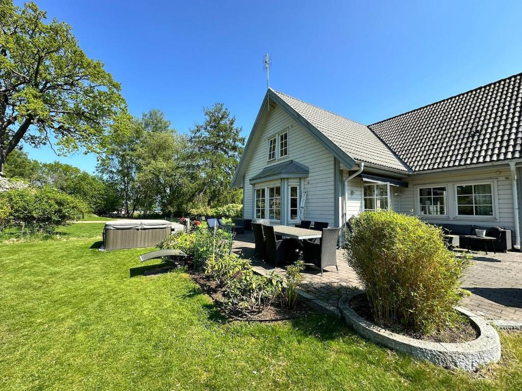 Villa Sanden, beachfront summer house in Stockholm, Tyresö, Tyresö ...