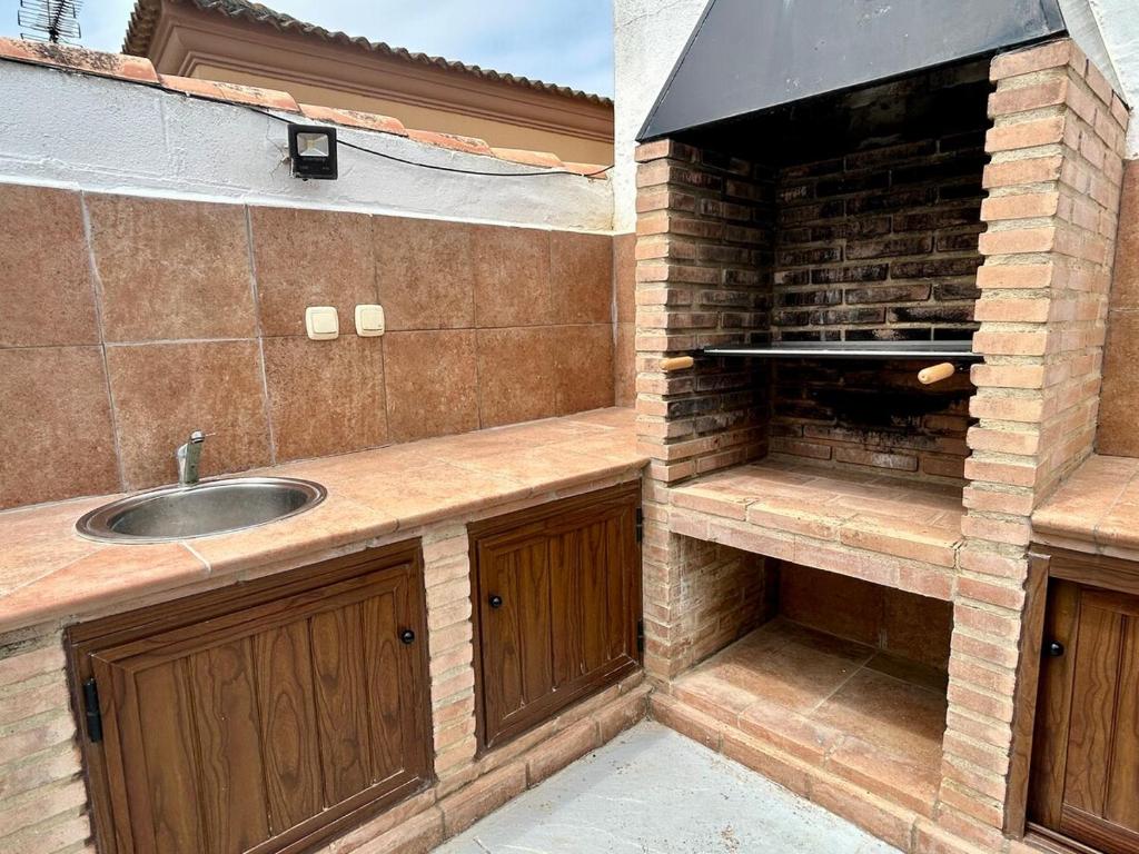 Modern 3-Bedroom Villa with Private Pool & BBQ, Kadiz (ažurirane cene ...