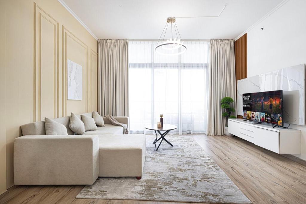 Luxury 3BHK in Dubai Marina DEC 702, दुबई की (2026 के लिए अपडेट हुई कीमत)