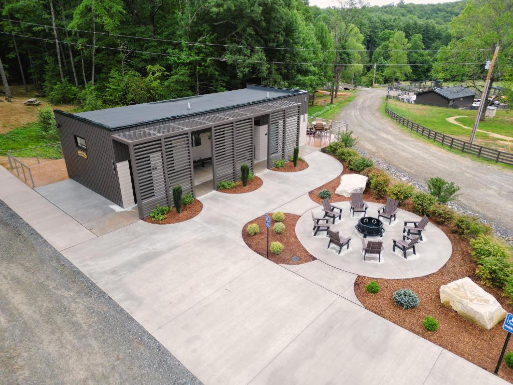 Creekside Yurt - The Dreamer, Balsam Grove (updated prices 2025)