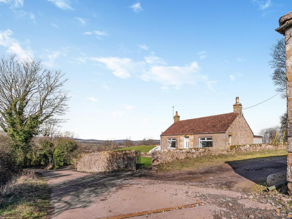 The Old Shepherd's Cottage, Pitlessie (updated prices 2025)