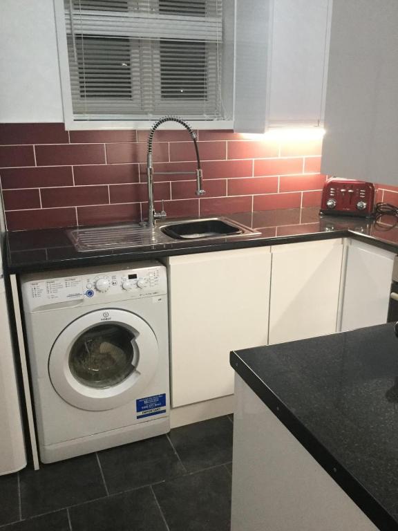 202A Kirkdale, Sydenham SE26 4NL, Forest Hill (updated prices 2025)