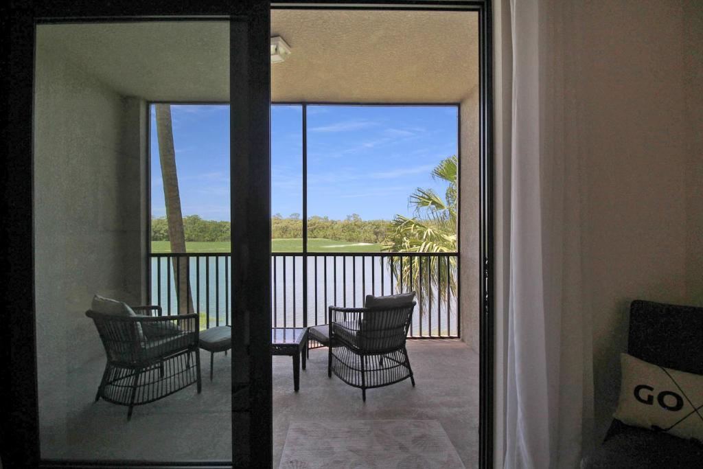 Waterfront Lakewood National condo overlooking the 11th green - Golfers ...