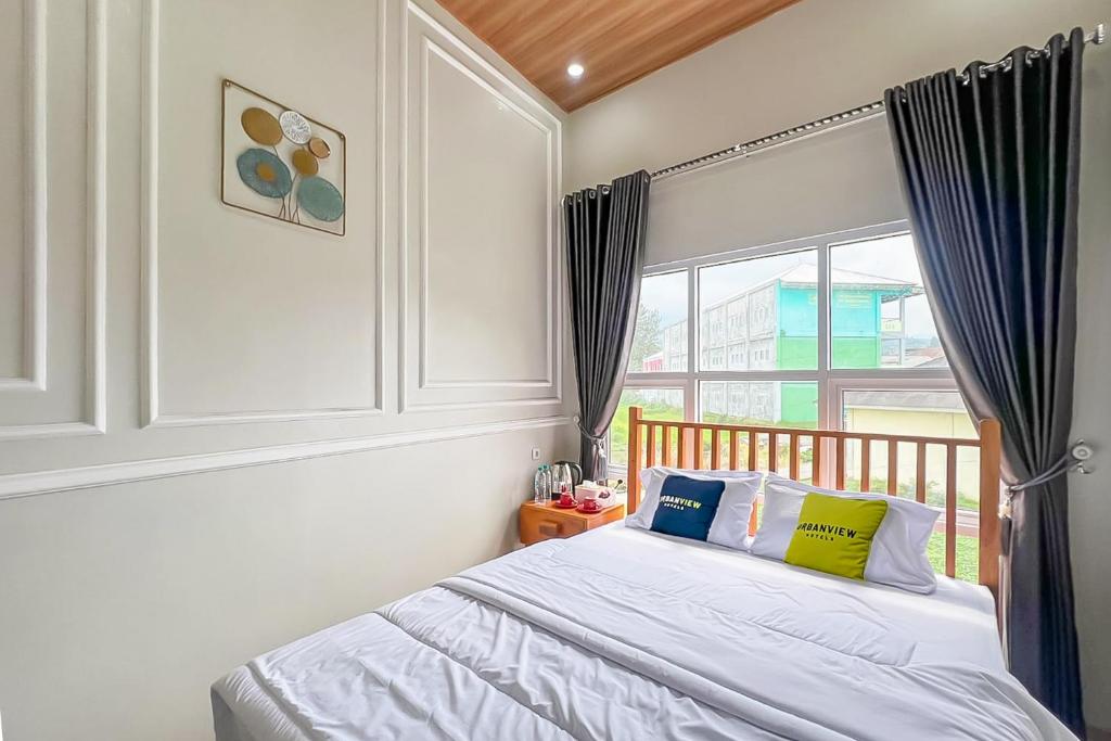 Urbanview Hotel Dieng Chill House Syariah, Garung (updated prices 2026)