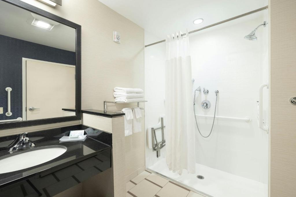 Fairfield Inn & Suites by Marriott Springfield Northampton/Amherst ...