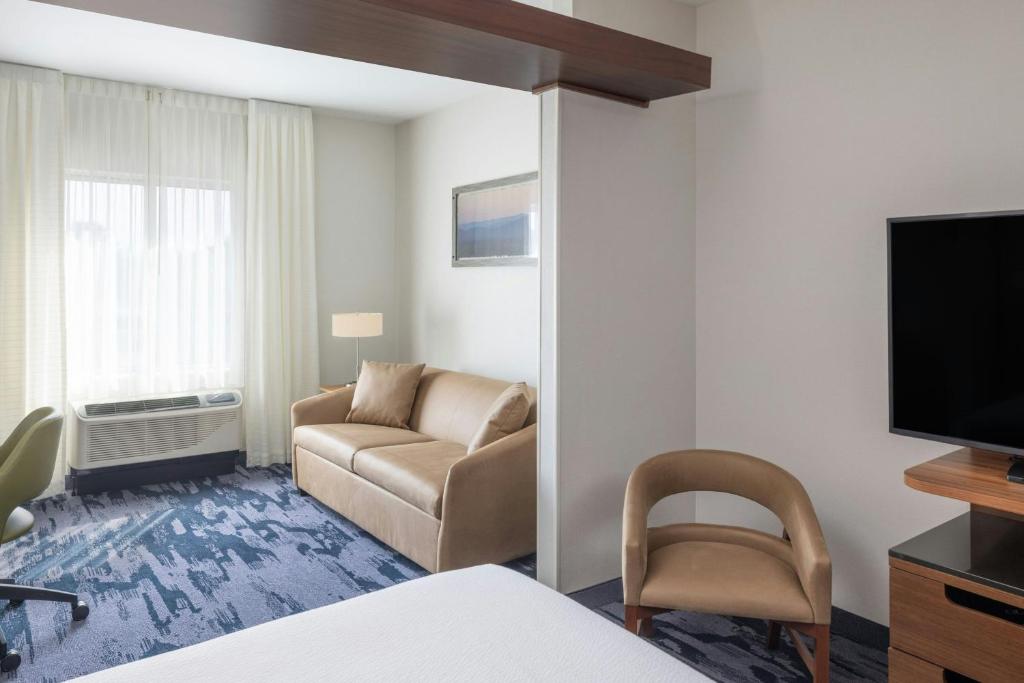 Fairfield Inn & Suites by Marriott Springfield Northampton/Amherst ...