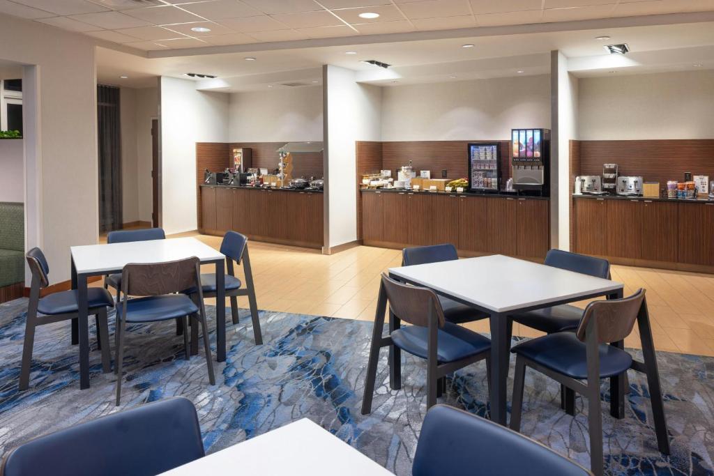 Fairfield Inn & Suites by Marriott Springfield Northampton/Amherst ...