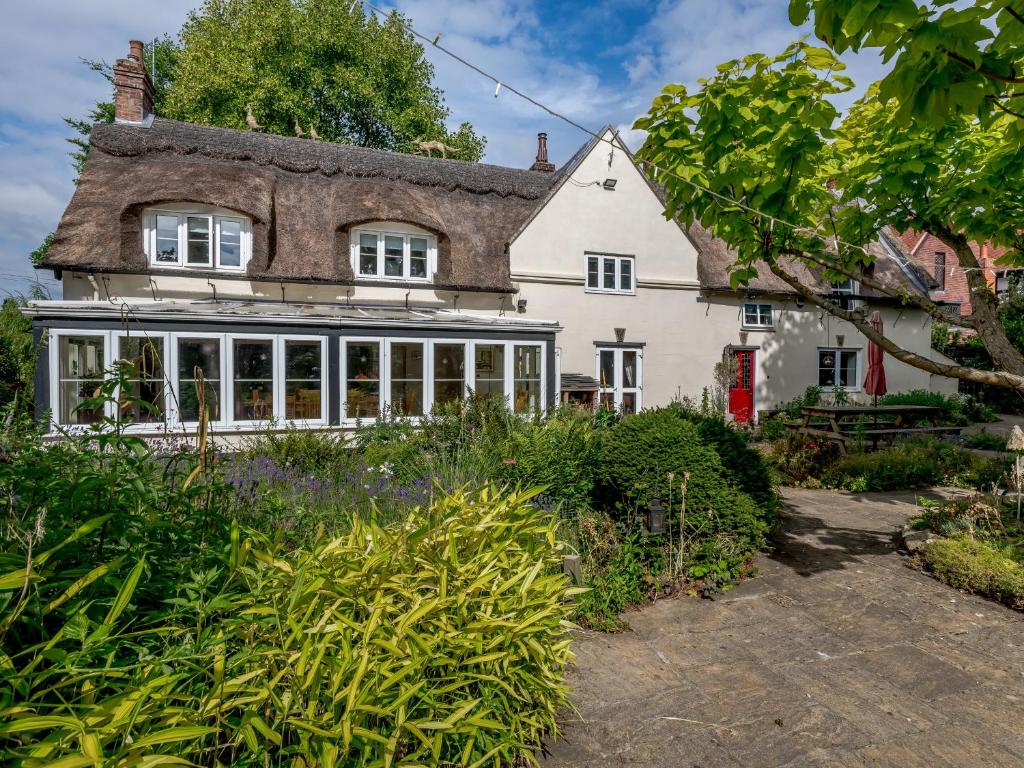 The Mowle, Ludham (updated prices 2026)