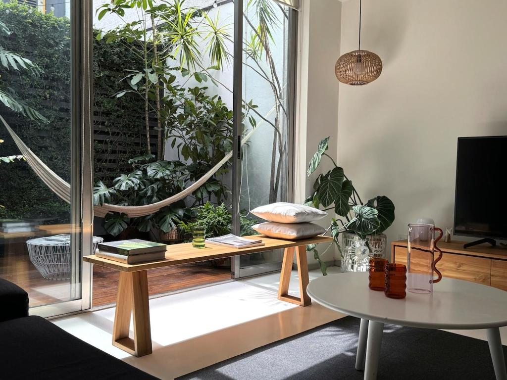 Casa Mariana, stylish, spacious, few blocks from Condesa y Polanco ...