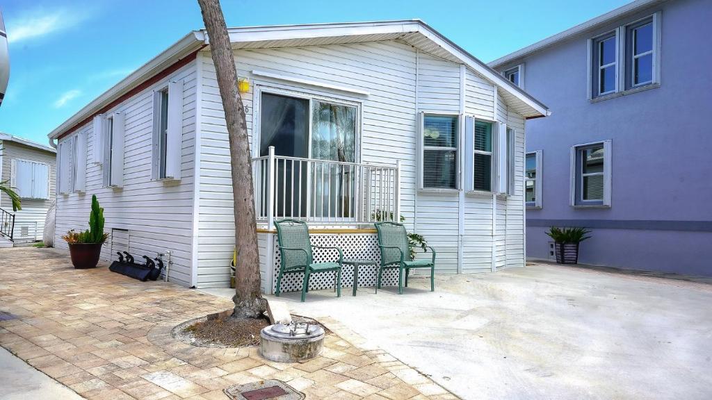 Beach Access 2b2b home on Nettles Island features an open-concept large ...