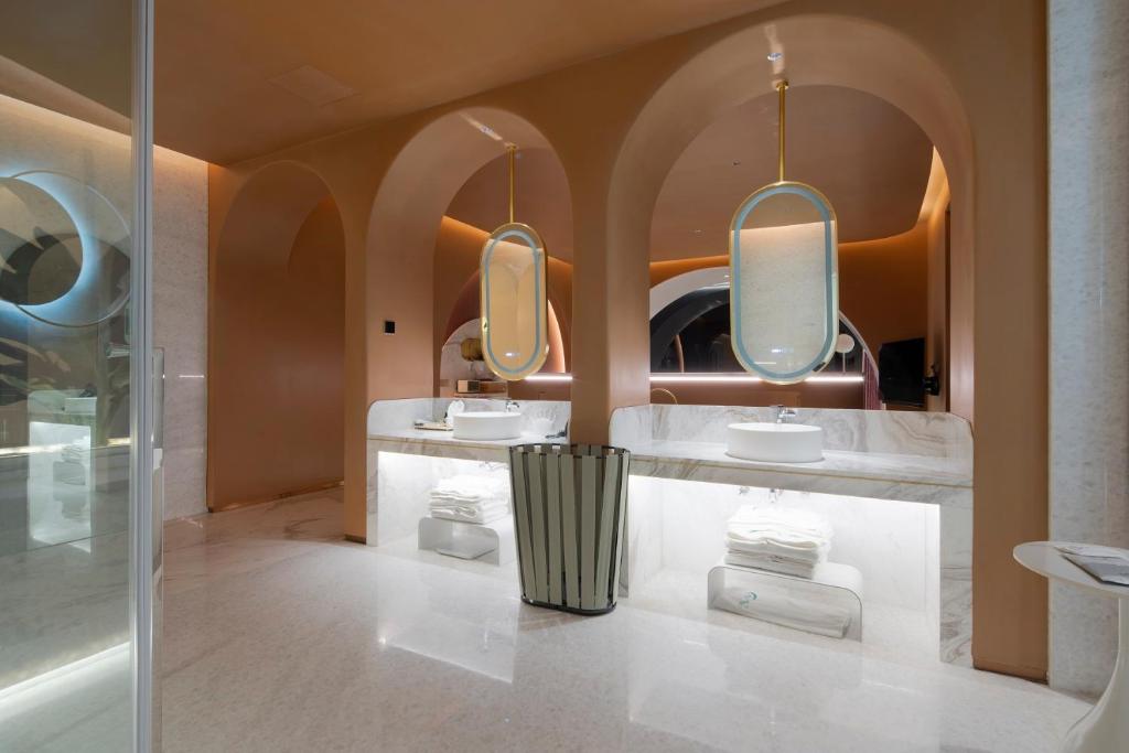 Dali's Breathing Green Sea Half Mountain Hotel, Dali (updated prices 2025)