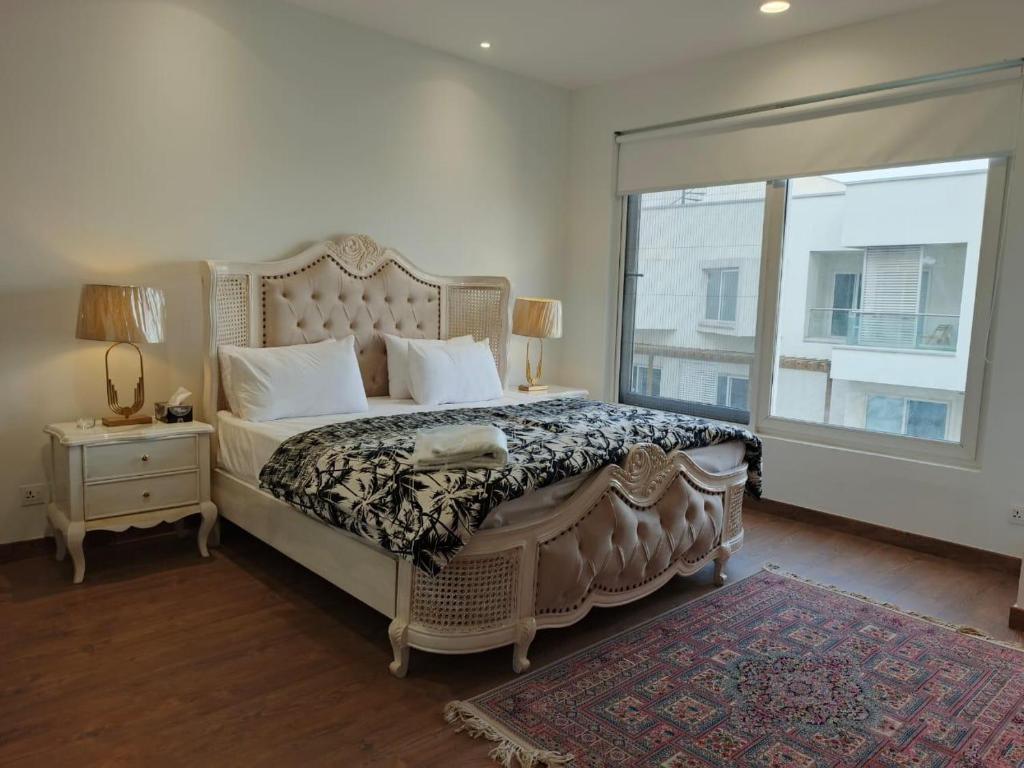 Penta Square Executive One Bedroom Apartments In the Heart of DHA ...