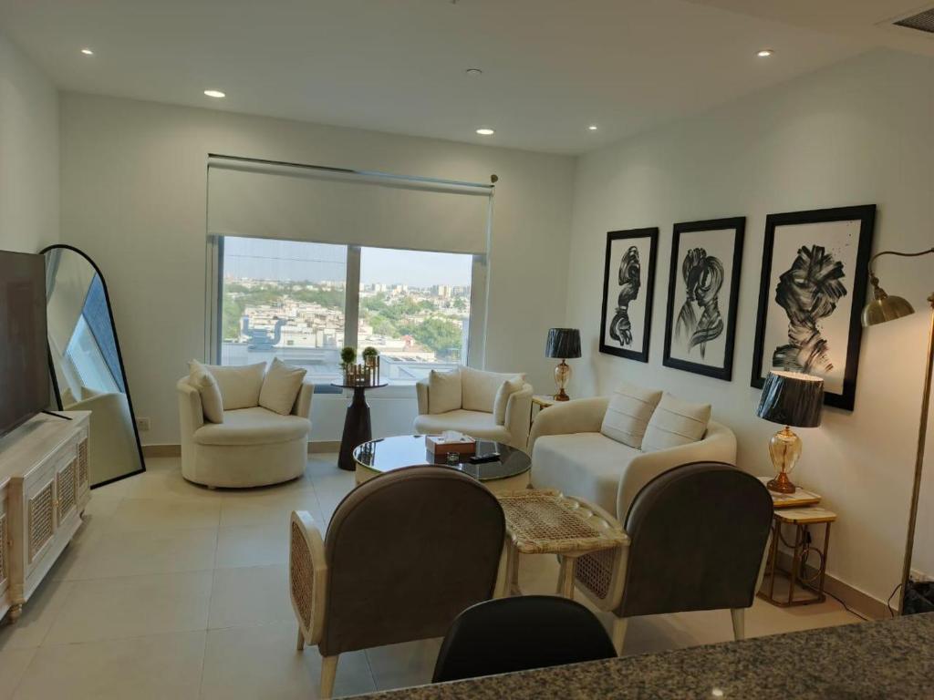 Penta Square Executive One Bedroom Apartments In the Heart of DHA ...