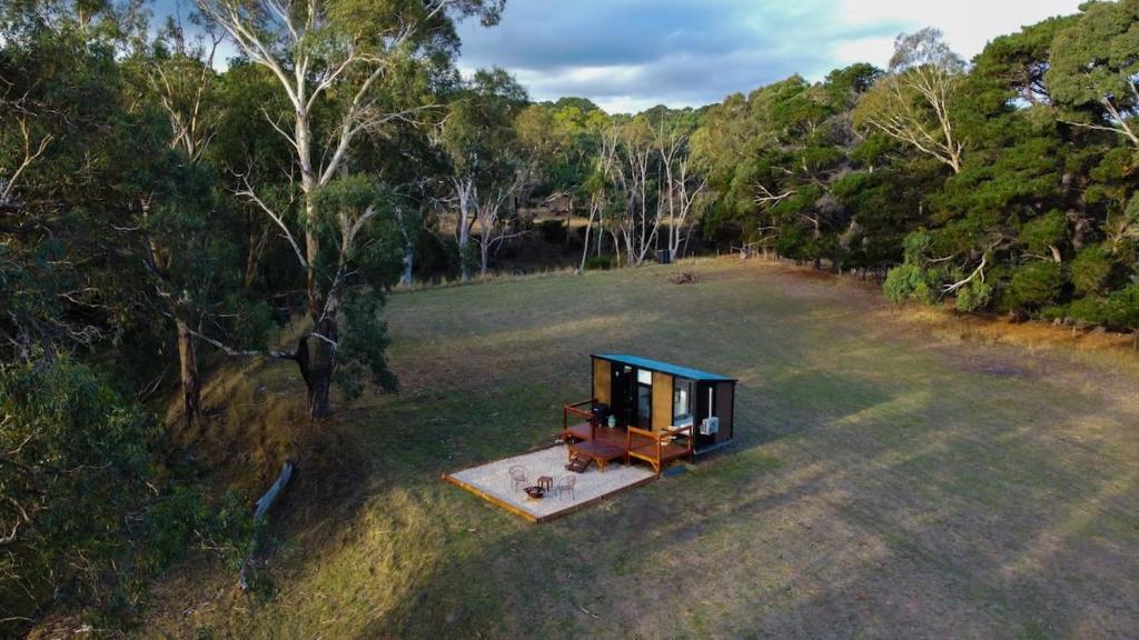 Boston's Retreat by Tiny Away, Inman Valley (updated prices 2025)