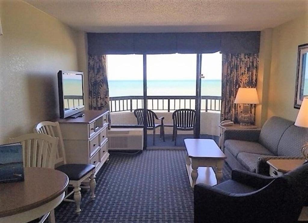 Deluxe Suite Oceanfront at Highly Sought-after Compass Cove Resort ...