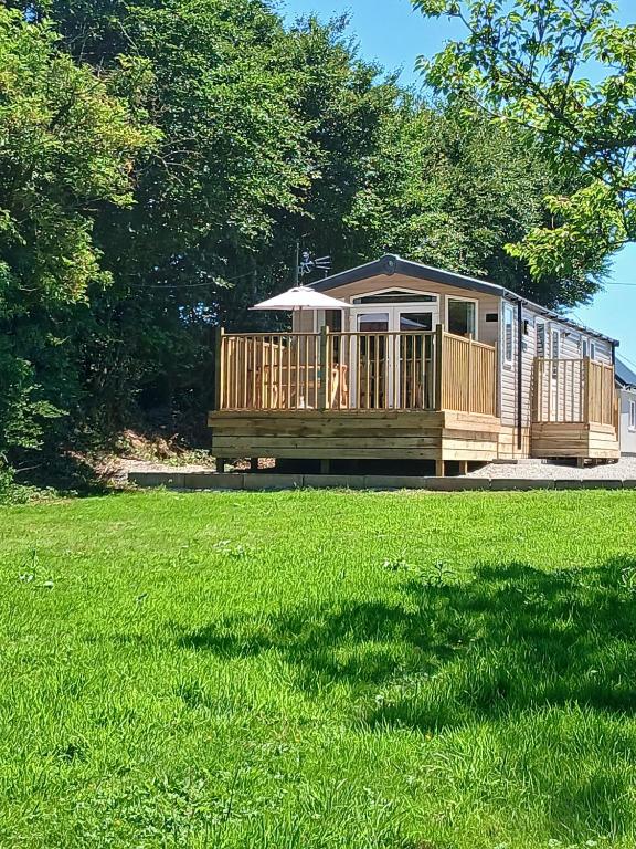 Cholwell 3-Bed Lodge - Sleeps 6 - Pet Friendly, Okehampton (updated ...