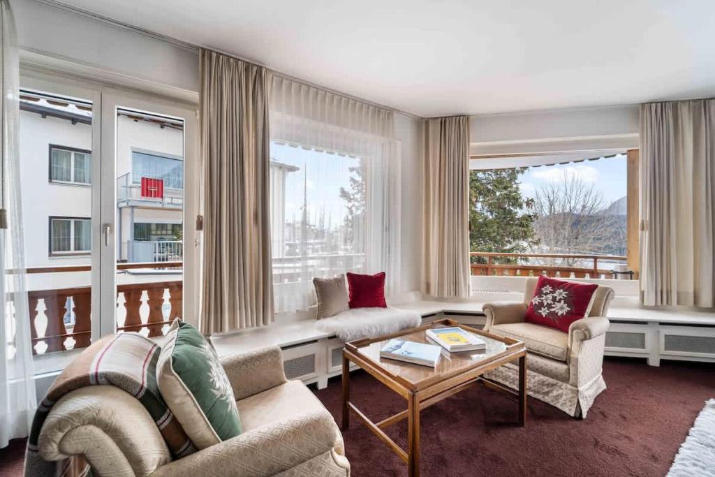 3bedr apt private parking slopes access, St. Moritz (updated prices 2026)