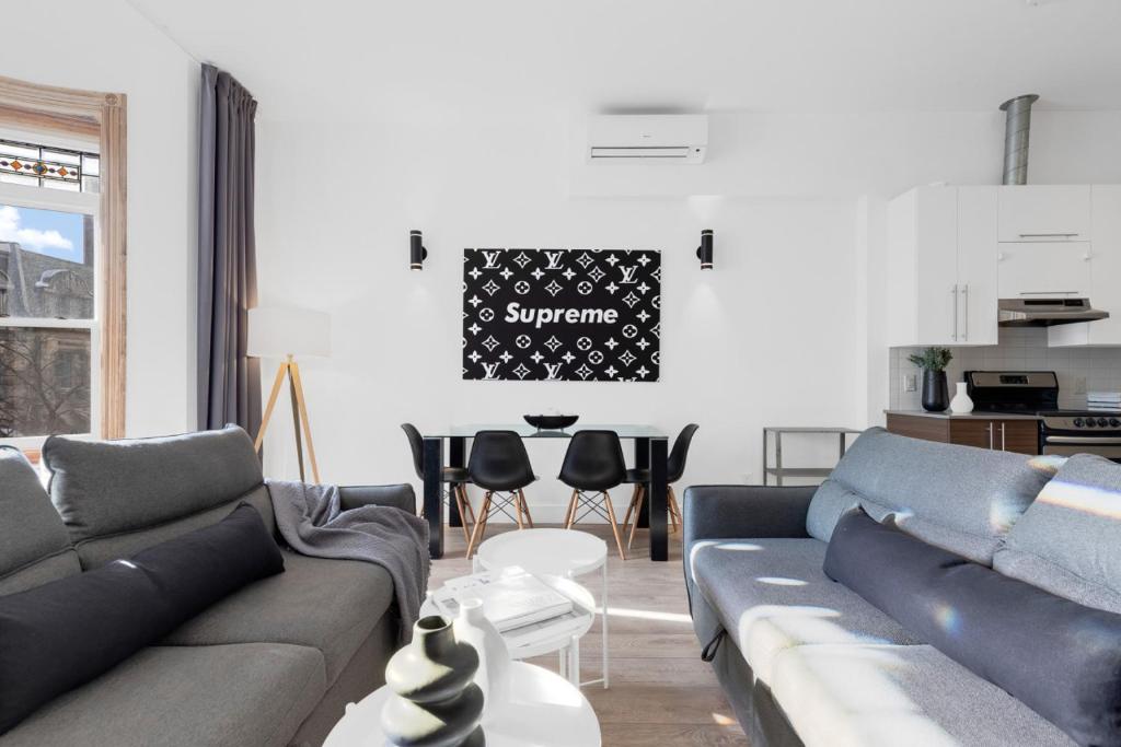 LiV MTL DT-301 1BR Superior Fireplace Lounge, Montréal (updated prices 2026)