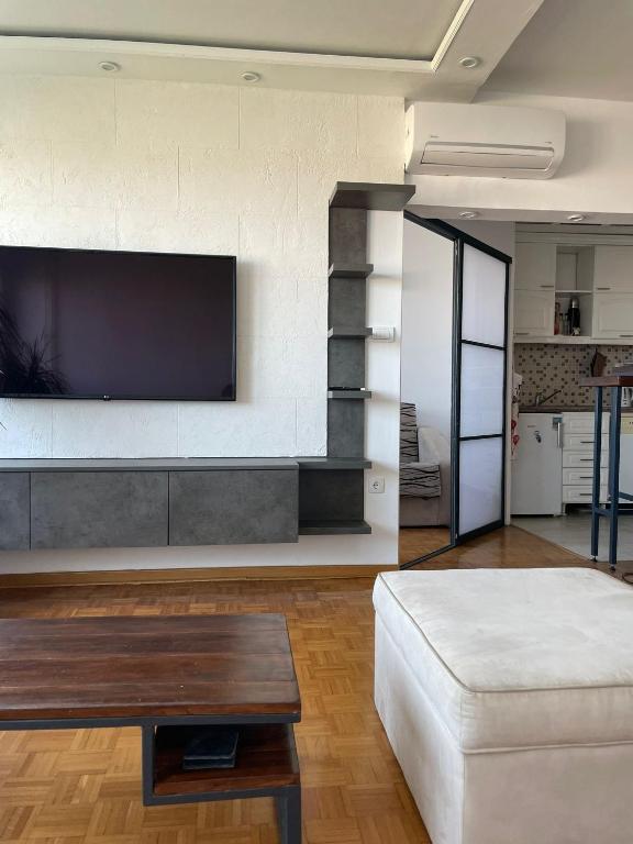 Rudo Konjarnik, Belgrad (aktualisierte Preise für 2025)