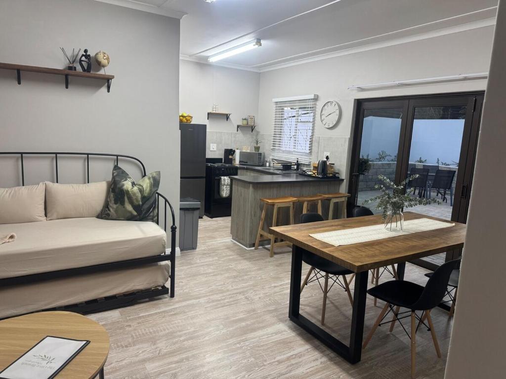 The Olive Branch, Lutzville (updated prices 2026)