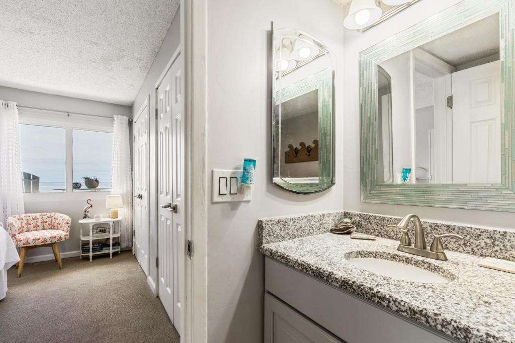 Pinnacle Port A-704,‏ פנמה סיטי ביץ' (מחירים מעודכנים ל-2025)