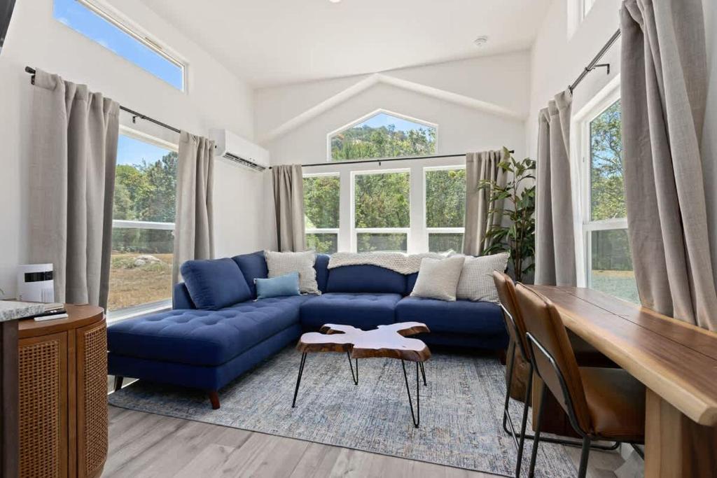 Tiny River House, Three Rivers (updated prices 2026)