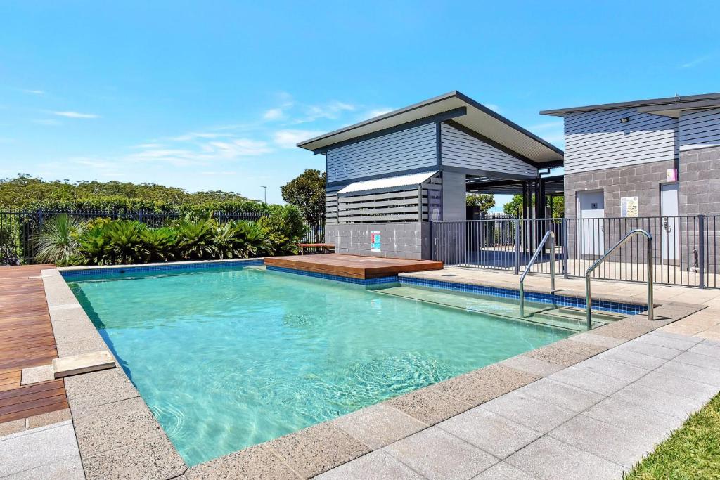Seaspray Haven, 10 Seaspray Ave - air con, complex pool, Wi-Fi, Linen ...
