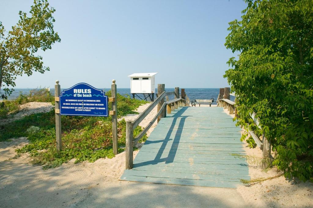 Brennan Beach Lakeview Park Model 1, Pulaski (updated prices 2025)