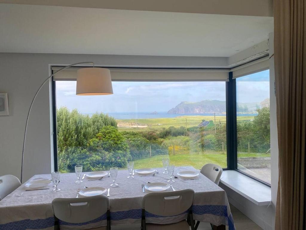 Clogher Beach View - Scenic, Dingle (updated prices 2026)