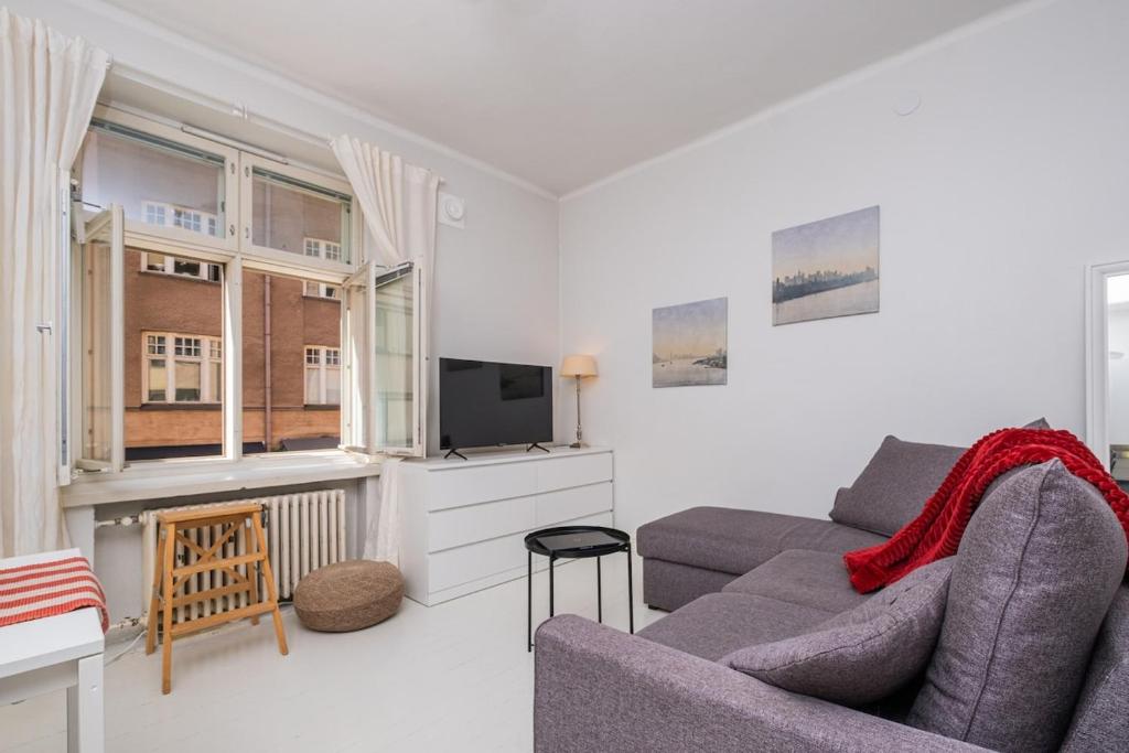 Fall for Helsinki With Elvis Vibes Free WiFi, Helsinque (preços ...