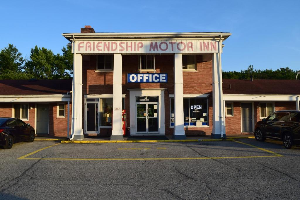 Friendship Motor Inn Carneys Point - Pennsville, Cedar Crest Manor ...