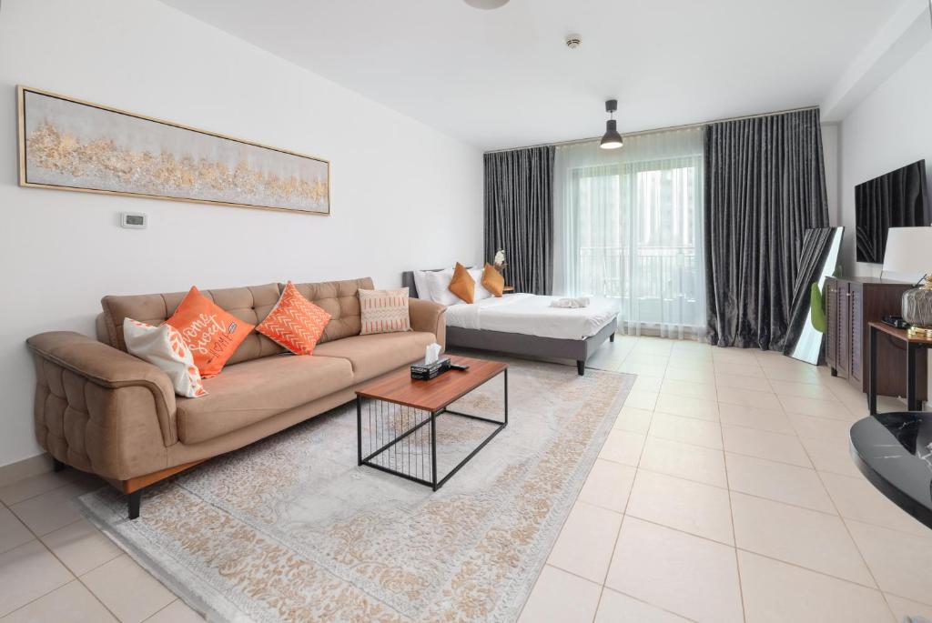 Lux Studio Boulevard Cen 5min walk Dubai mall,BurH, Dubai (updated ...